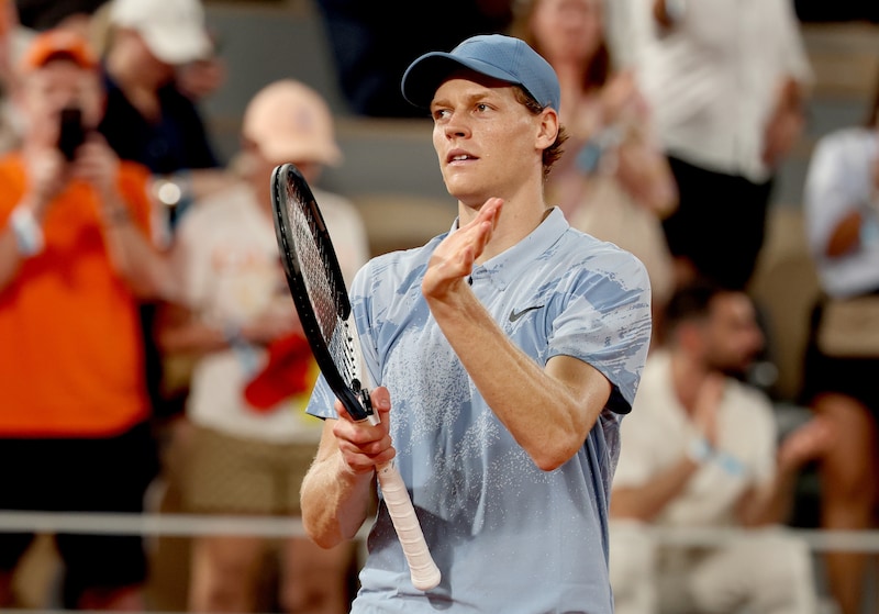 LIVE Roland Garros | Jannik Sinner eenvoudig verder, Daniil Medvedev ...