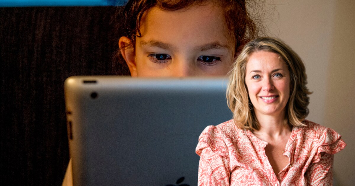 ‘Waarom geef je een peuter al een scherm in de hand?’ Pedagoge geeft ...