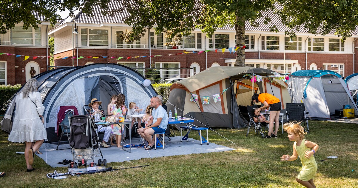 Zomervakantie vieren op de camping in je eigen wijk; tentjes bij De ...