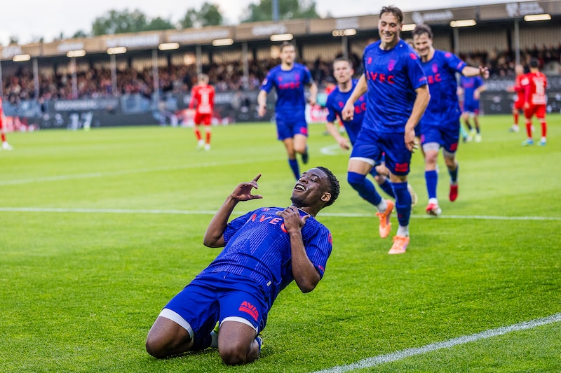 Willem II zet met uitzege in Almere eerste stap richting finale van ...
