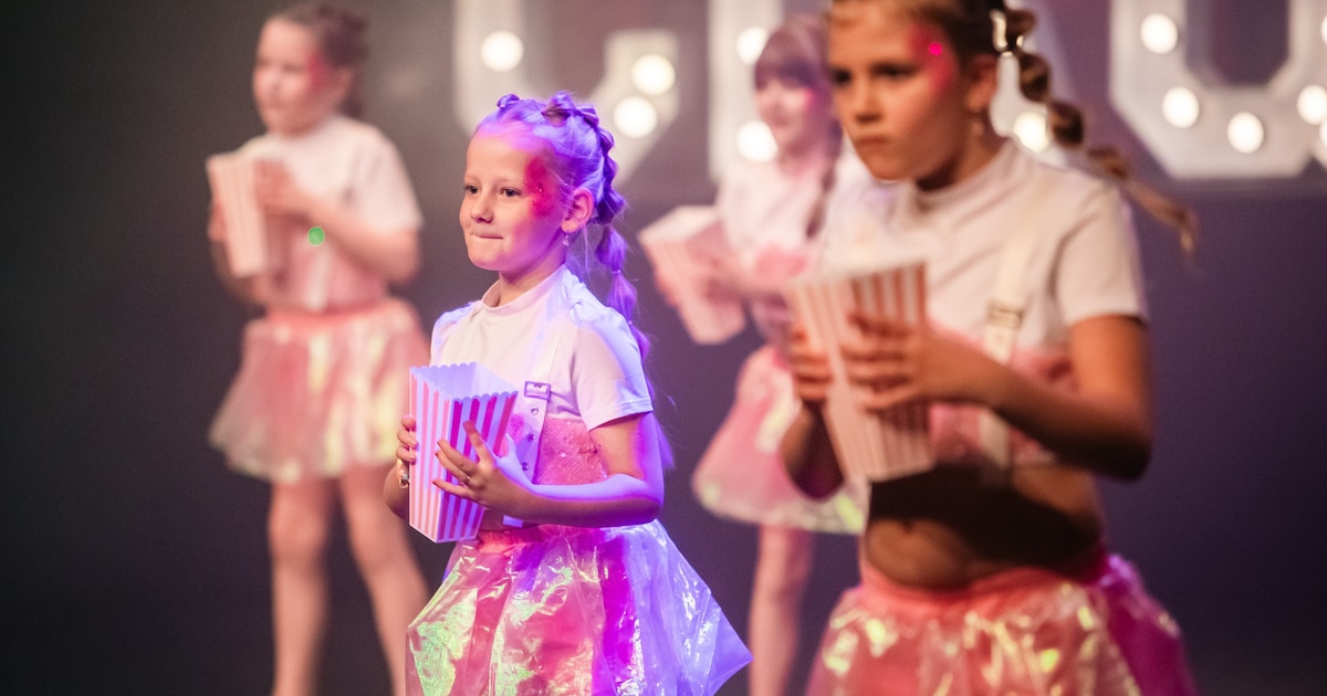 Vertedering, vuurwerk en duizend nieuwe kostuums tijdens theatershow ...