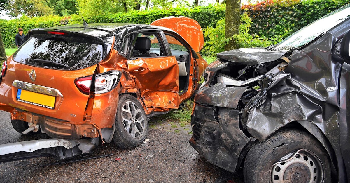 Harde botsing tussen auto en bestelbus in Hooge Mierde, twee slachtoffers naar ziekenhuis | 112 ...