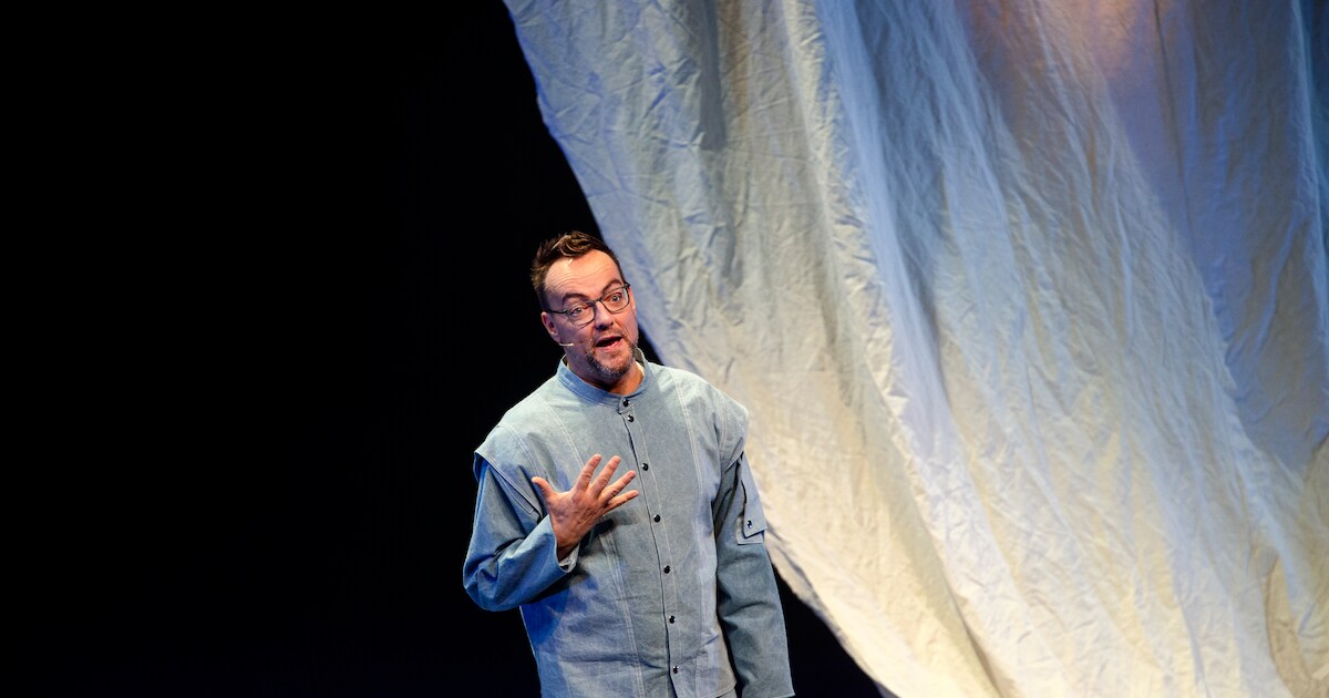 Oudejaarsconference Gerrie Smits in de Weeffabriek | Regio | ED.nl