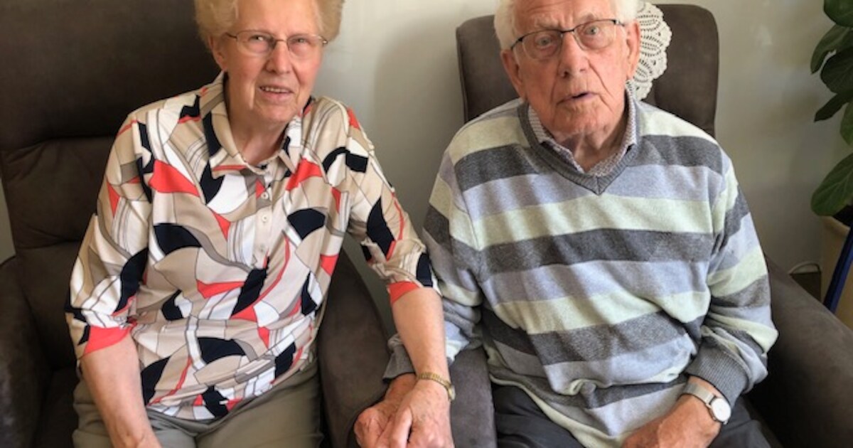 Het begin van hun 65-jarige huwelijk was voor Louis (91) en Drika (87 ...