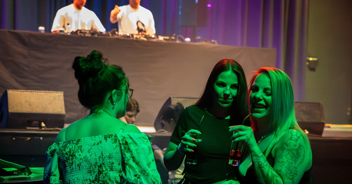 Ondanks lege zaal toch feest: Yes-R is tijdloos, bewijst hij in Helmond ...