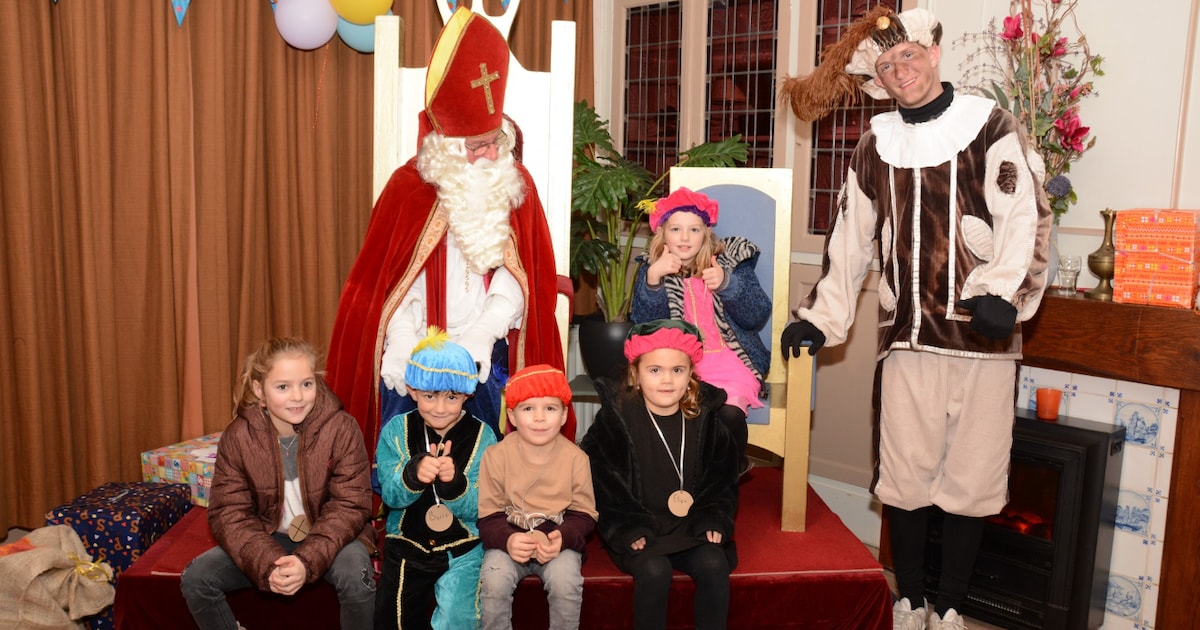 Een snurkende Piet en zelf pepernoten bakken in het Sinterklaashuis in ...