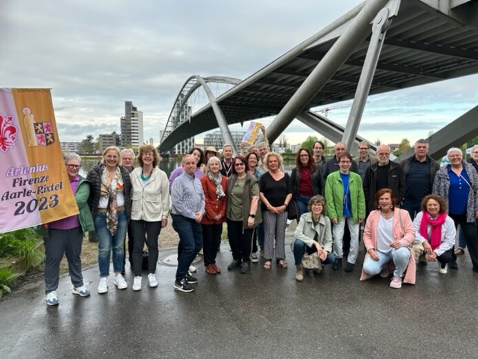 Schrijver Wim Daniëls is met een bont gezelschap op weg naar Florence ...