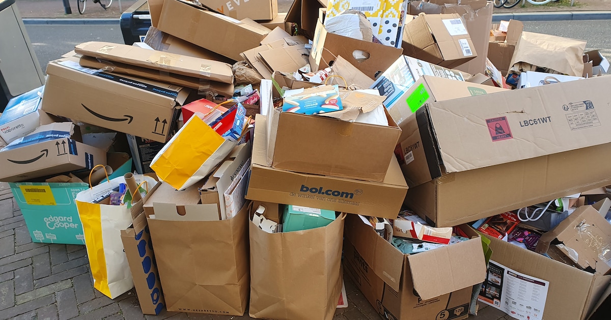 Ophalen oud papier bij appartementen in Veldhoven aangepast | Veldhoven ...