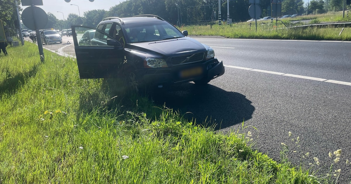 Kop-staartbotsing op Europaweg in Helmond | Regio | ED.nl