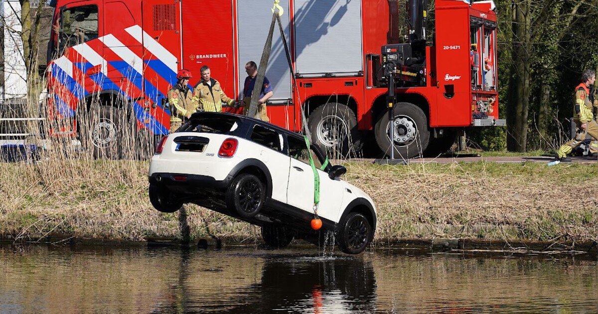 Vrouw overleden nadat auto in Tilburgs Wilhelminakanaal reed | Tilburg | ed.nl