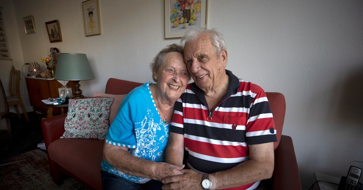 Geert (91) en Gerrie (91) na zeventig jaar weer samen en smoorverliefd ...