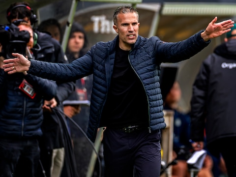 Robin van Persie wacht witte rook in de Kuip niet af: ‘Ik beslis wie er ...