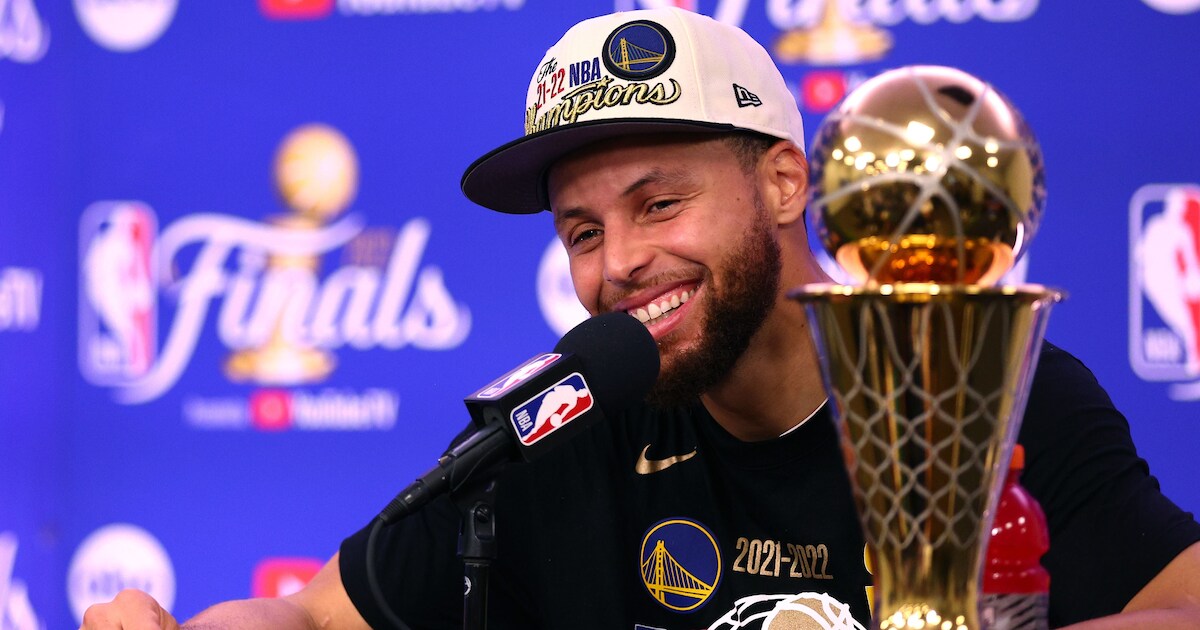 Bizarre sponsordeal maakt van basketbalvedette Stephen Curry man van ...