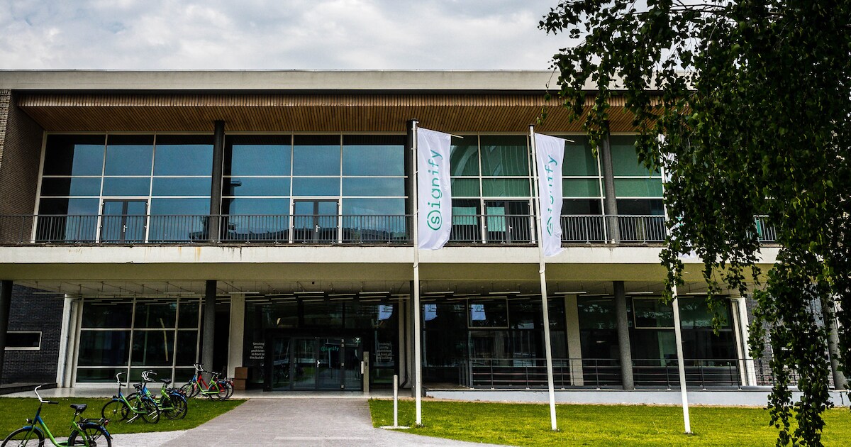 Lichtbedrijf Signify snoeit in top; hoogste baas Rondolat blijft langer ...