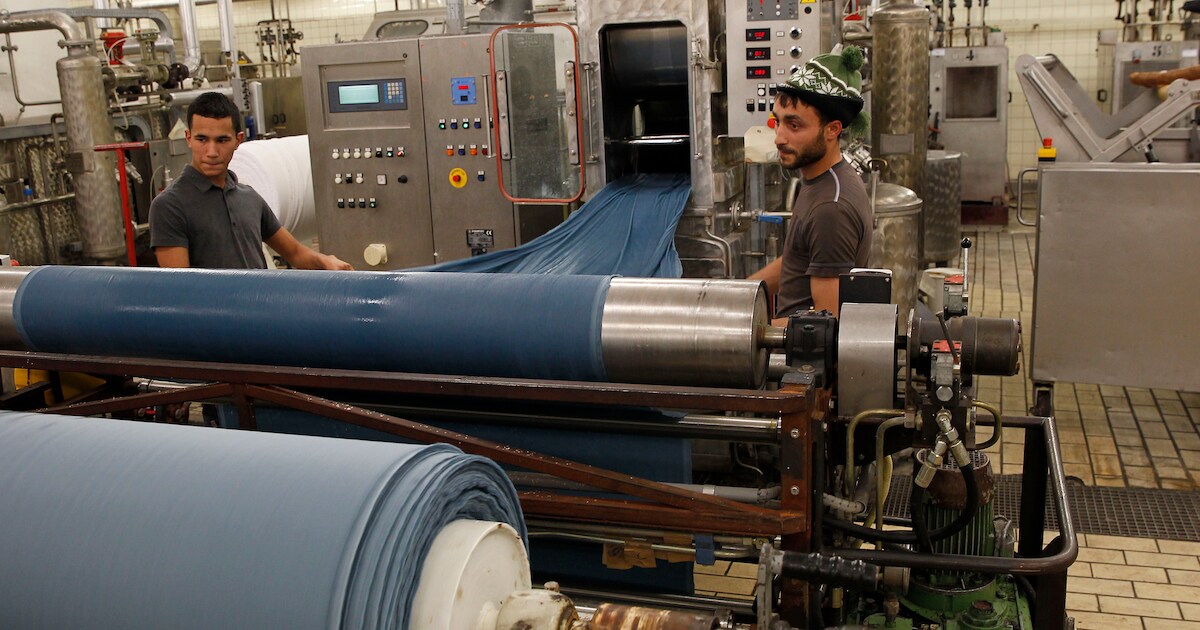 Werknemers eeuwenoud textielbedrijf Raymakers nog altijd in onzekerheid ...