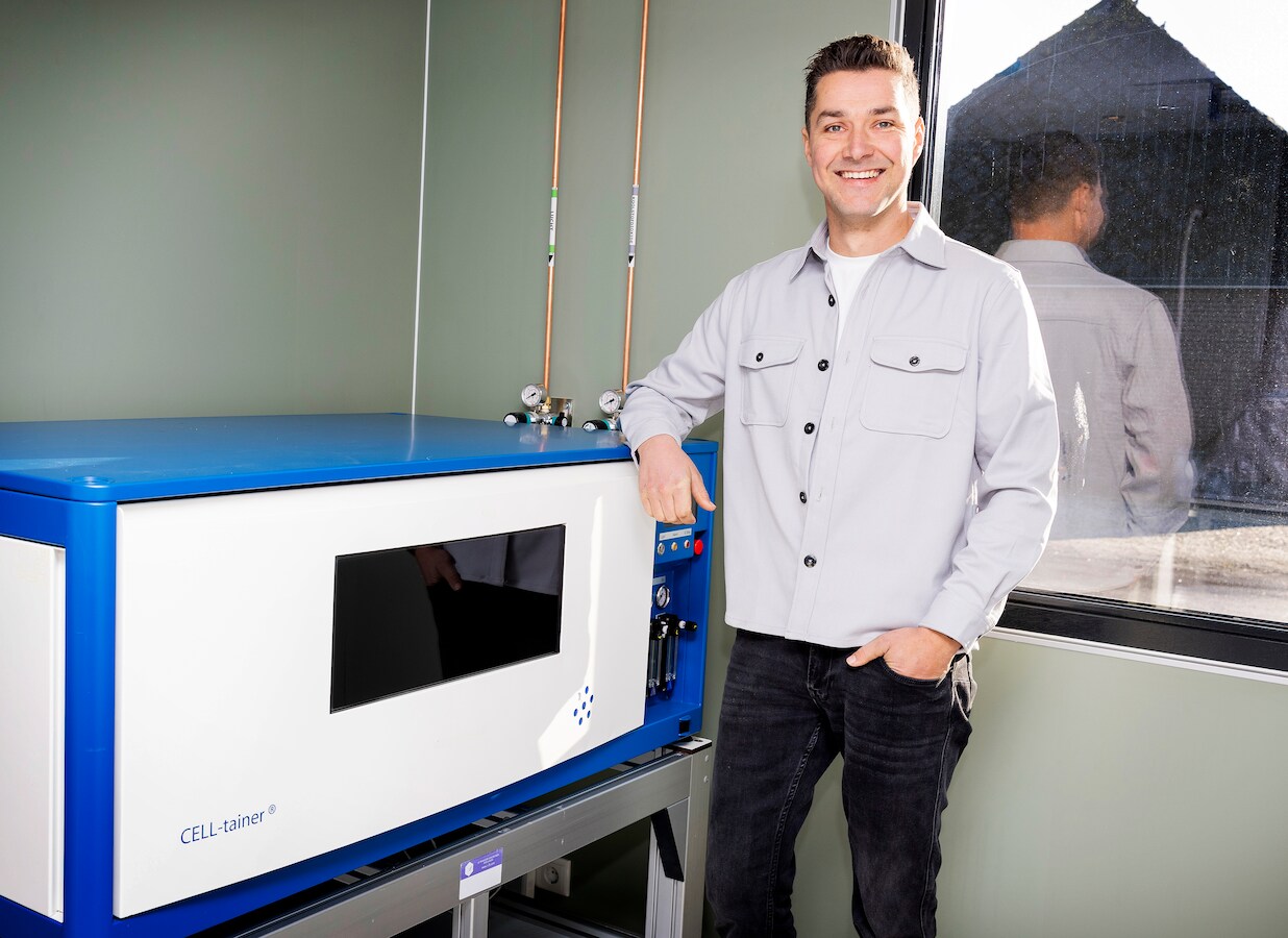 Zijn ouders waren de eersten met een melkrobot in Nederland, nu is ...