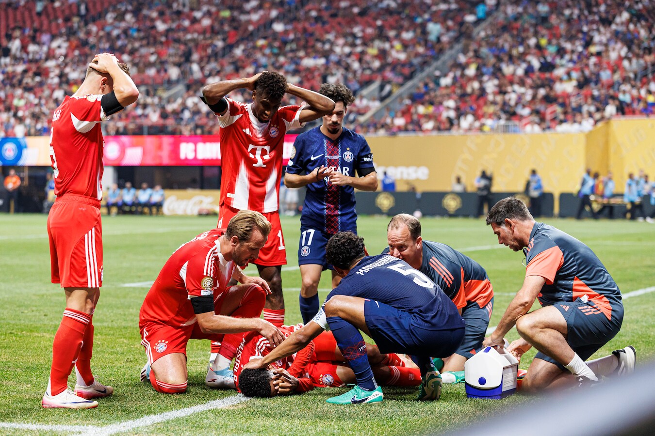 Verslagenheid bij Bayern München na horrorblessure Jamal Musiala tegen ...