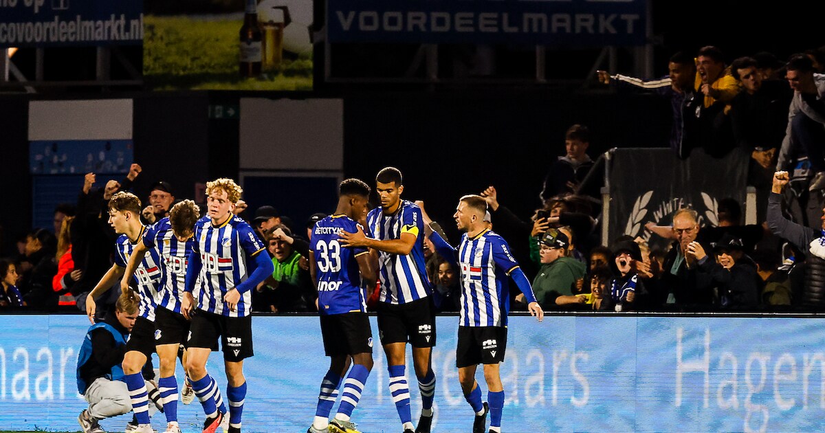Tandeloos, trots en ook een Duitstalige toeschouwer op het veld bij FC Eindhoven: ‘Hij zag er ...