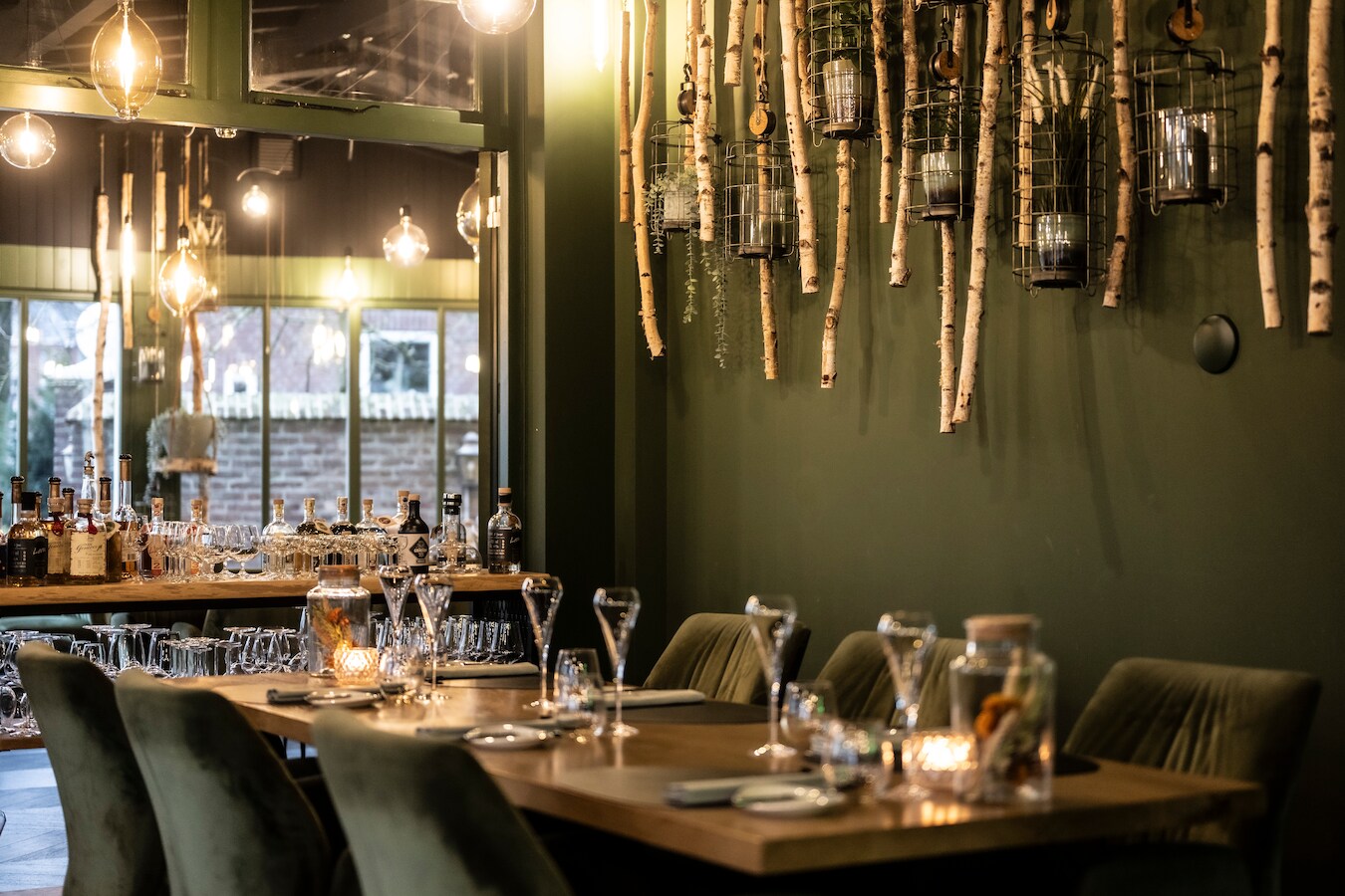 Anouk (21) houdt restaurant van haar zieke baas maanden op koers, dan ...