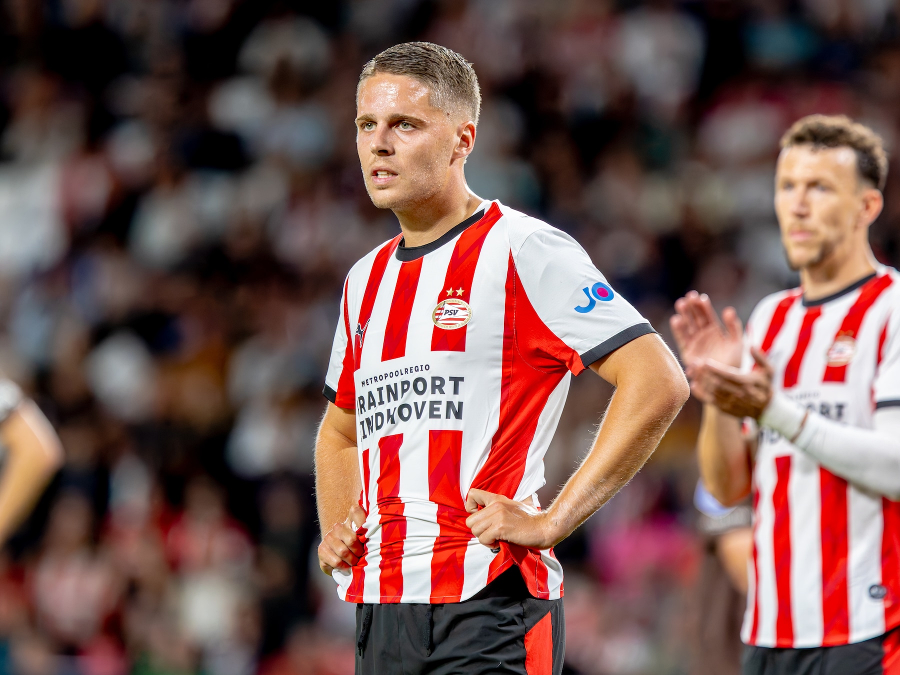PSV slaat grote slag en haalt Lang voor jaren binnen: dit is de stand ...