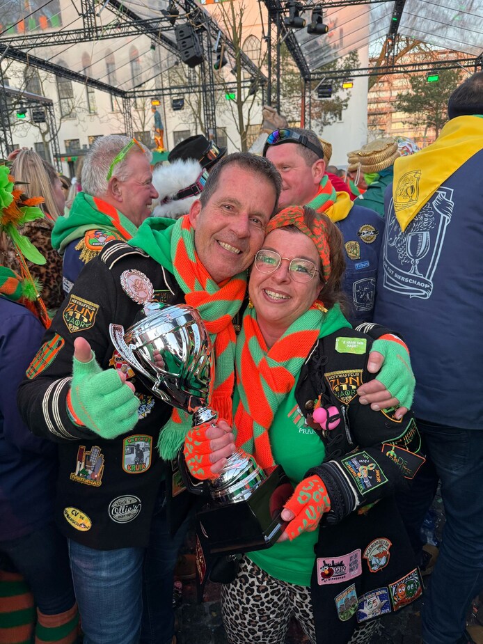 Hoe de sfeer tijdens D’n Opstoet in Kruikenstad was? ‘Eén groot gekkenhuis’ | Tilburg | ed.nl