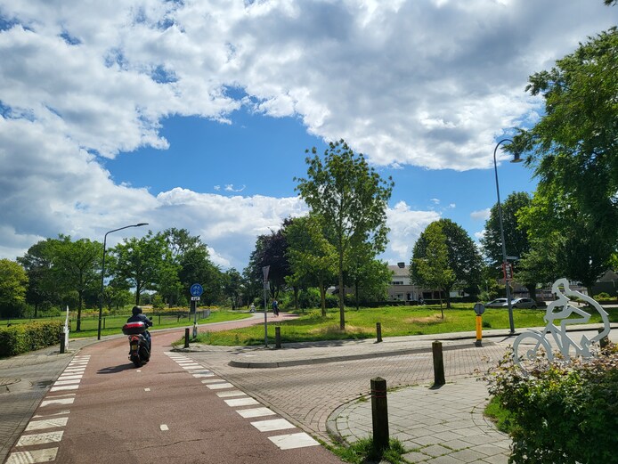Snelfietspaden erbij en als 't regent sneller groen voor fietsers ...
