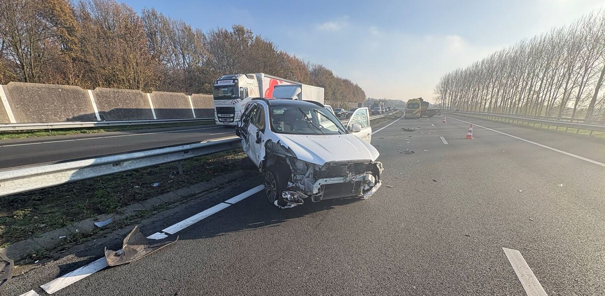 Ongeval op de A2 bij Valkenswaard: auto flink beschadigd | 112 nieuws ...