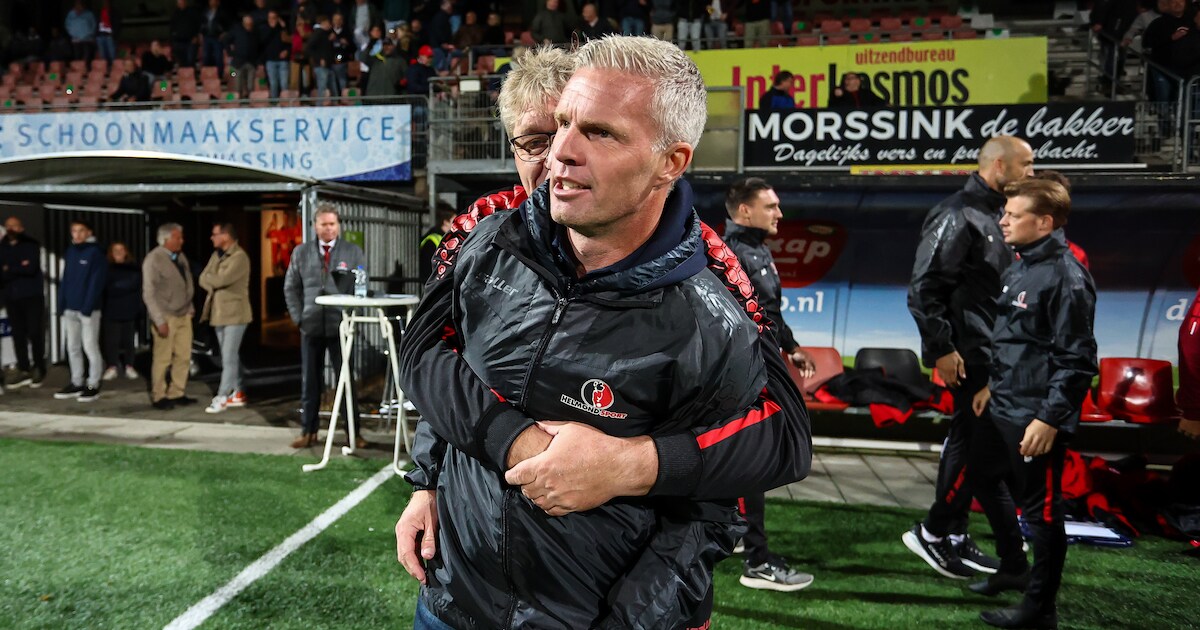 Bekritiseerde Helmond Sport-trainer kondigt koerswijziging aan tegen TOP Oss: ‘Álles gaat ...