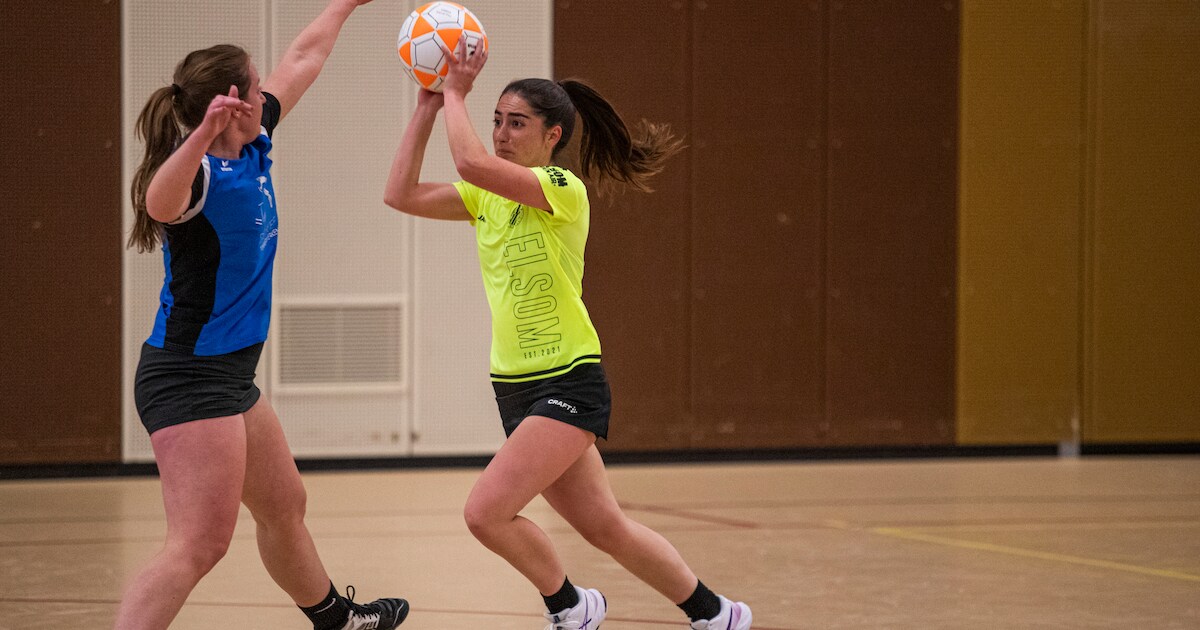 Korfbalster Lara Türkmenoglu is terug bij ‘haar jeugdliefde’ Rosolo ...