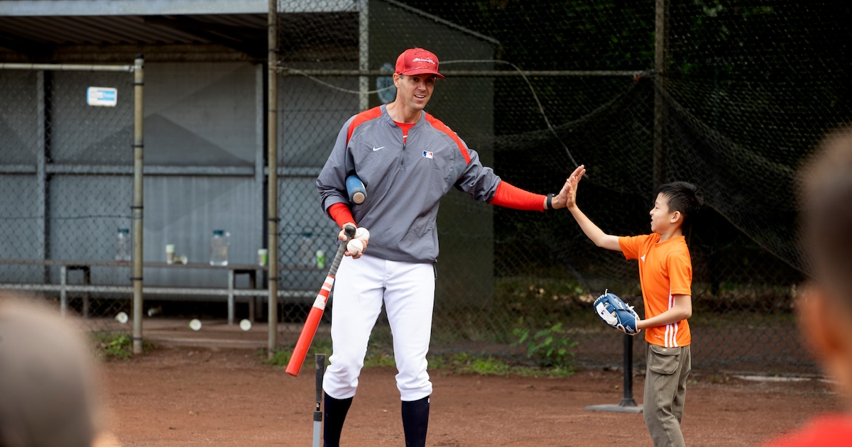 Top baseball player Rick van den Hurk (40) inspires new talents ...