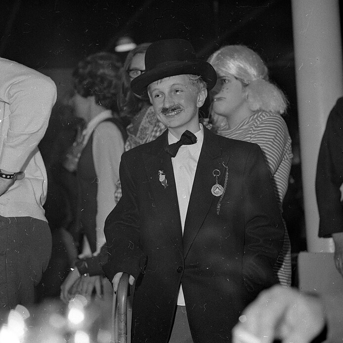 Lekker spelen op de kleuterschool: wie kruipt hier door een Sio ...