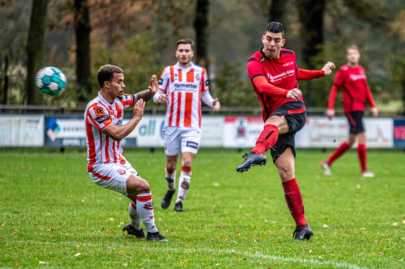 EFC geeft voorsprong binnen minuut weer uit handen, Bladella niet ...