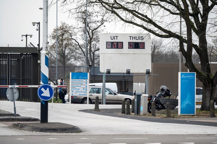 Steeds meer veroordeelden in de wacht voor plek in tbs-kliniek | Binnenland | ed.nl