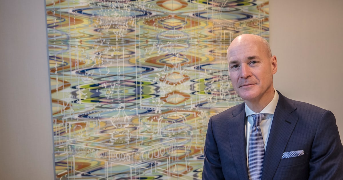Philippe van Esch uit Helmond verliefd op kunst | Regio | ED.nl