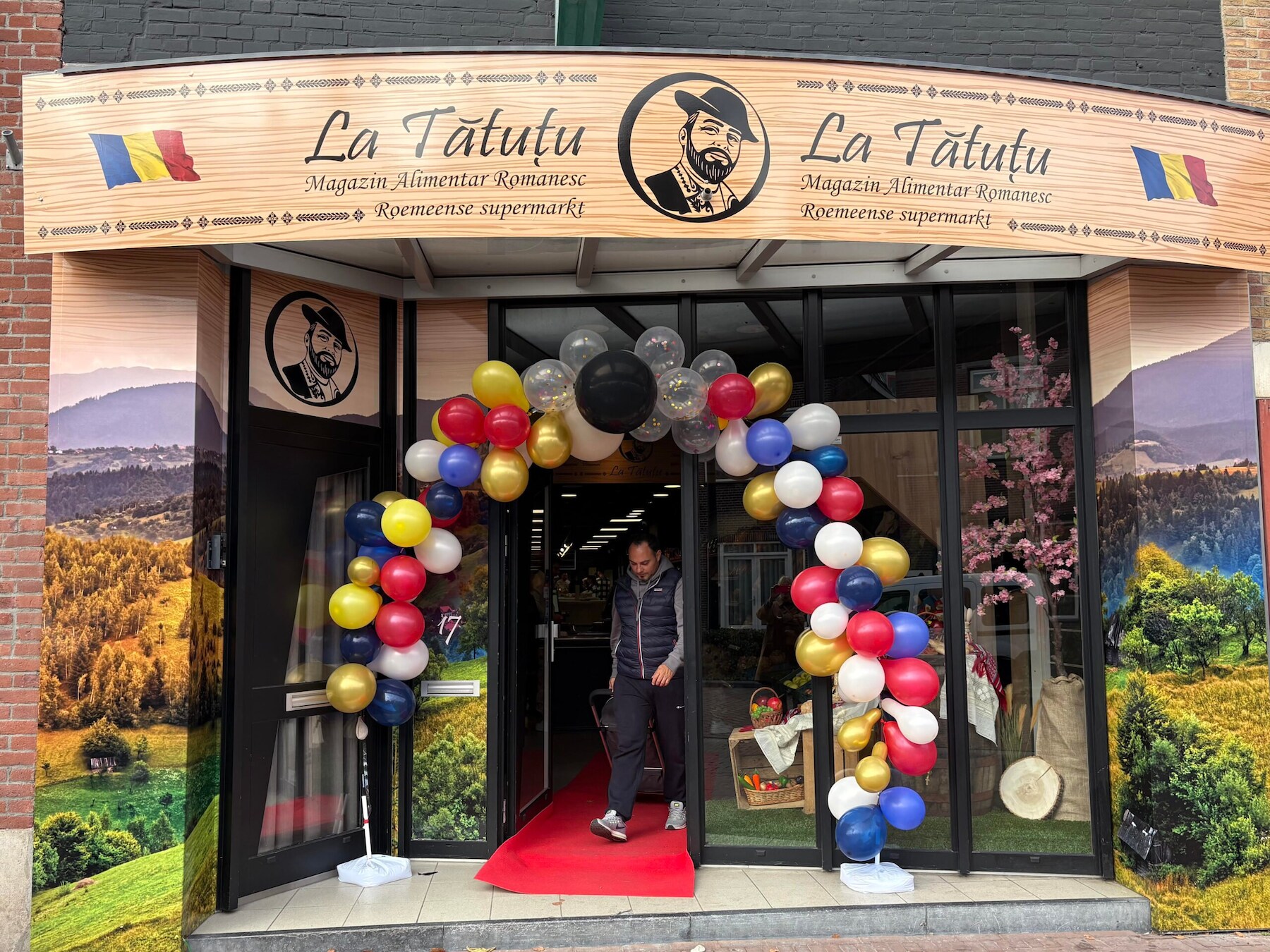 Resi (26) verborg jarenlang de kale plekjes op haar hoofd, nu heeft ze haar ziekte geaccepteerd ...