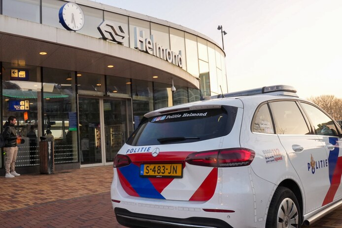 Man gewond naar ziekenhuis na vechtpartij bij station Helmond, maar doet geen aangifte | Helmond ...