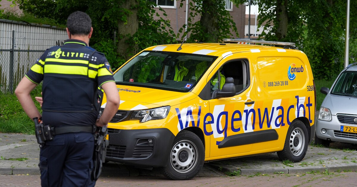 ‘Met opzet aangereden’ fietser in levensgevaar, bestuurder ANWB-bus zit ...