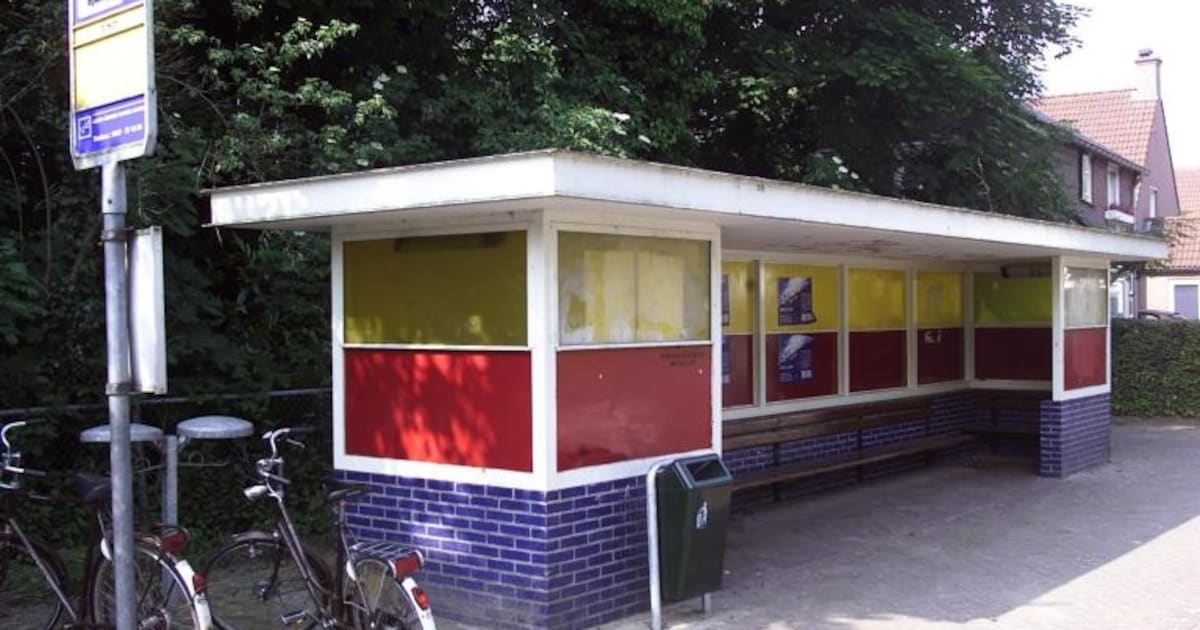 Rietveld-bushokje Bergeijk raakt z'n kleuren kwijt | Overig | ED.nl