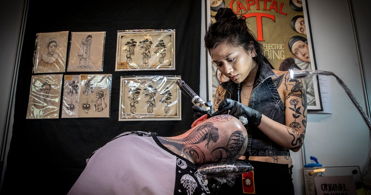 Op de tattoo-beurs in Eindhoven is geen lichaamsdeel taboe: Op je ...