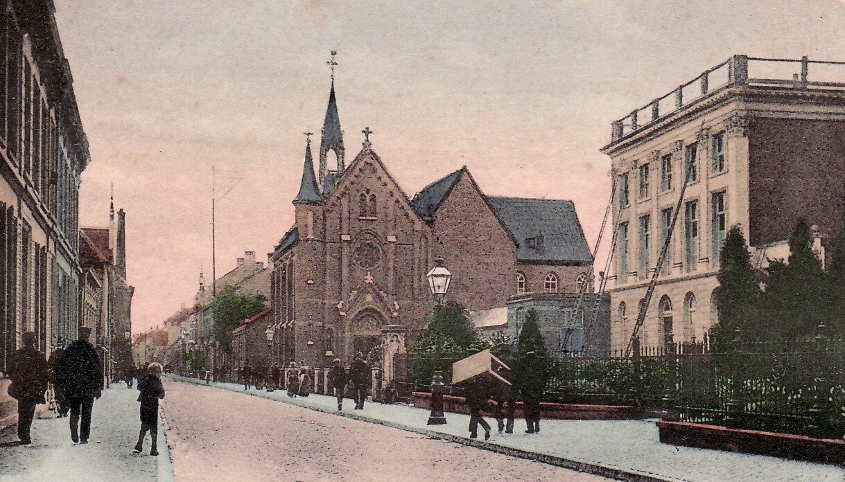 Al is God verdwenen, overal in Tilburg liggen nog zijn stenen: zie ...