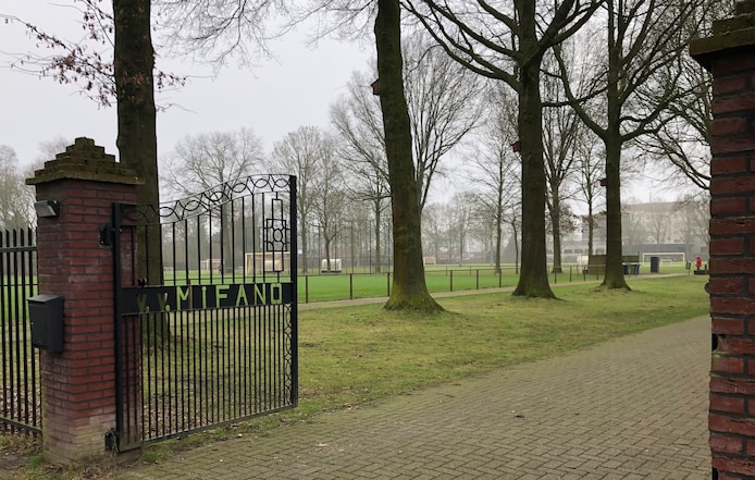 Mifano wil tweede kunstgrasveld en stelt voor ander veld in te leveren ...