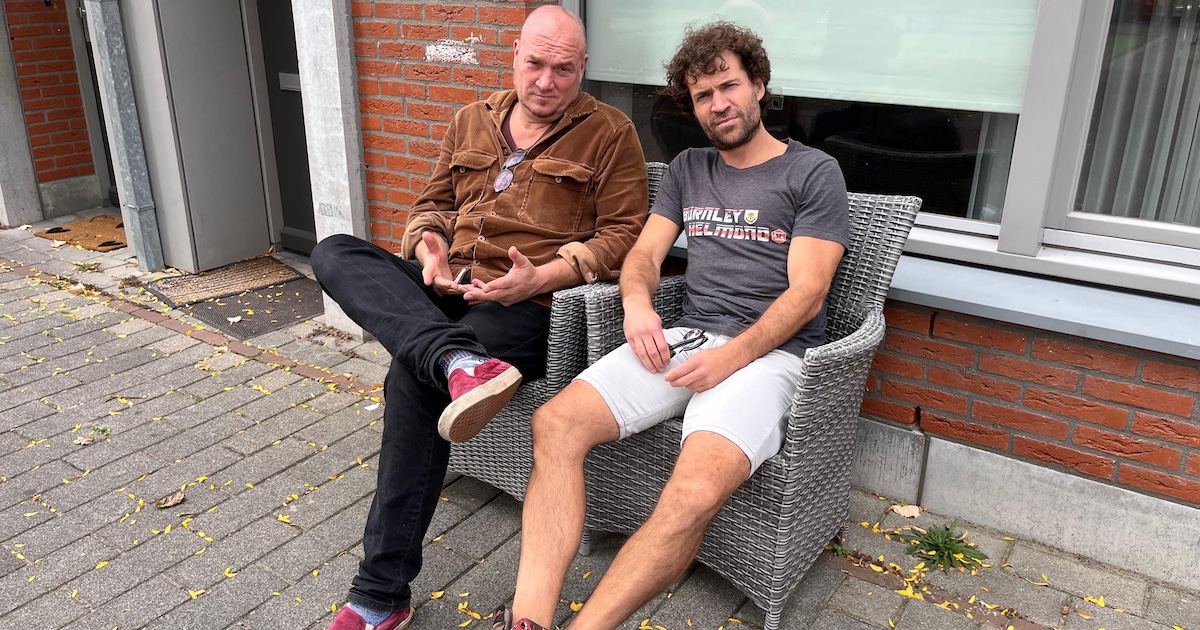 Willem en Denvis roepen Helmond op massaal stoepstoel te gaan zitten: ‘Waar ook ter wereld, ik ...