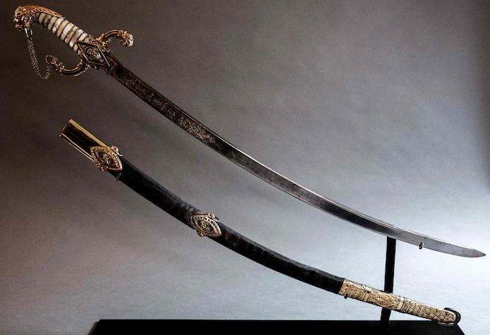 Sabel van Napoleon uit 1802 levert 4,66 miljoen op bij veiling in ...