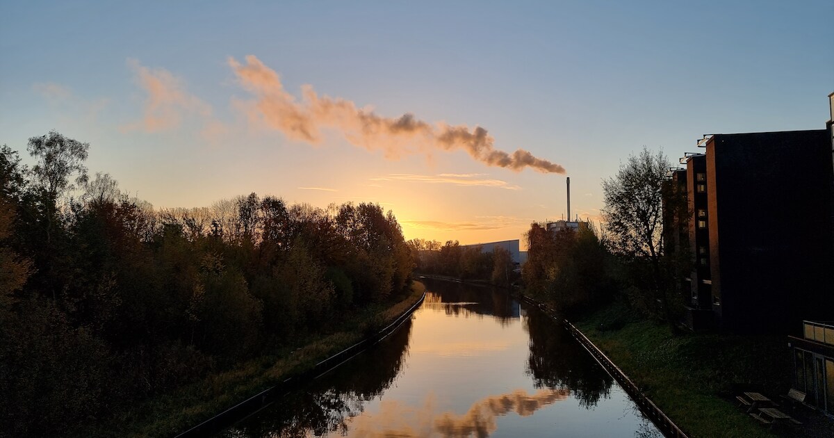 Asfaltcentrale Eindhoven weer in de fout met uitstoot, gemeente legt dwangsom van 50.000 euro op ...