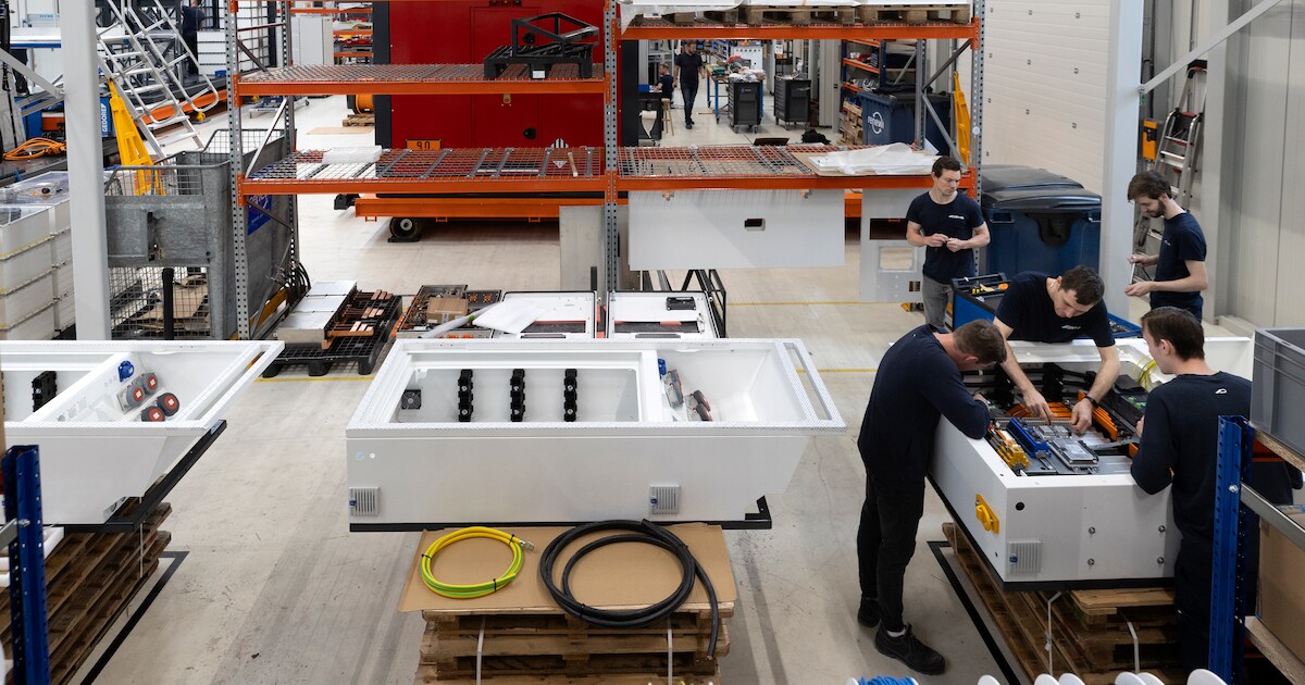 Dens krijgt batterijencontainers niet aangesleept: Helmondse ...