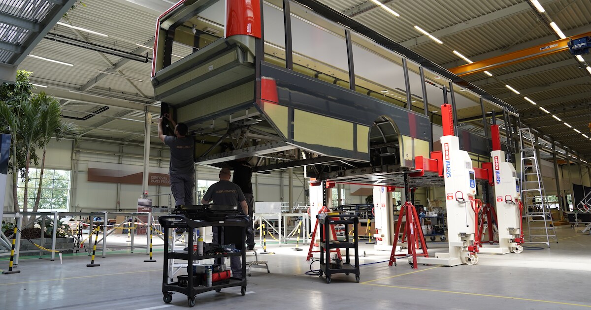 Busfabrikant Ebusco stopt met eigen productie en sluit fabrieken ...