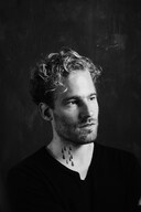 Ralph Roelse vindt rust en schoonheid op desolate industrieterreinen ...