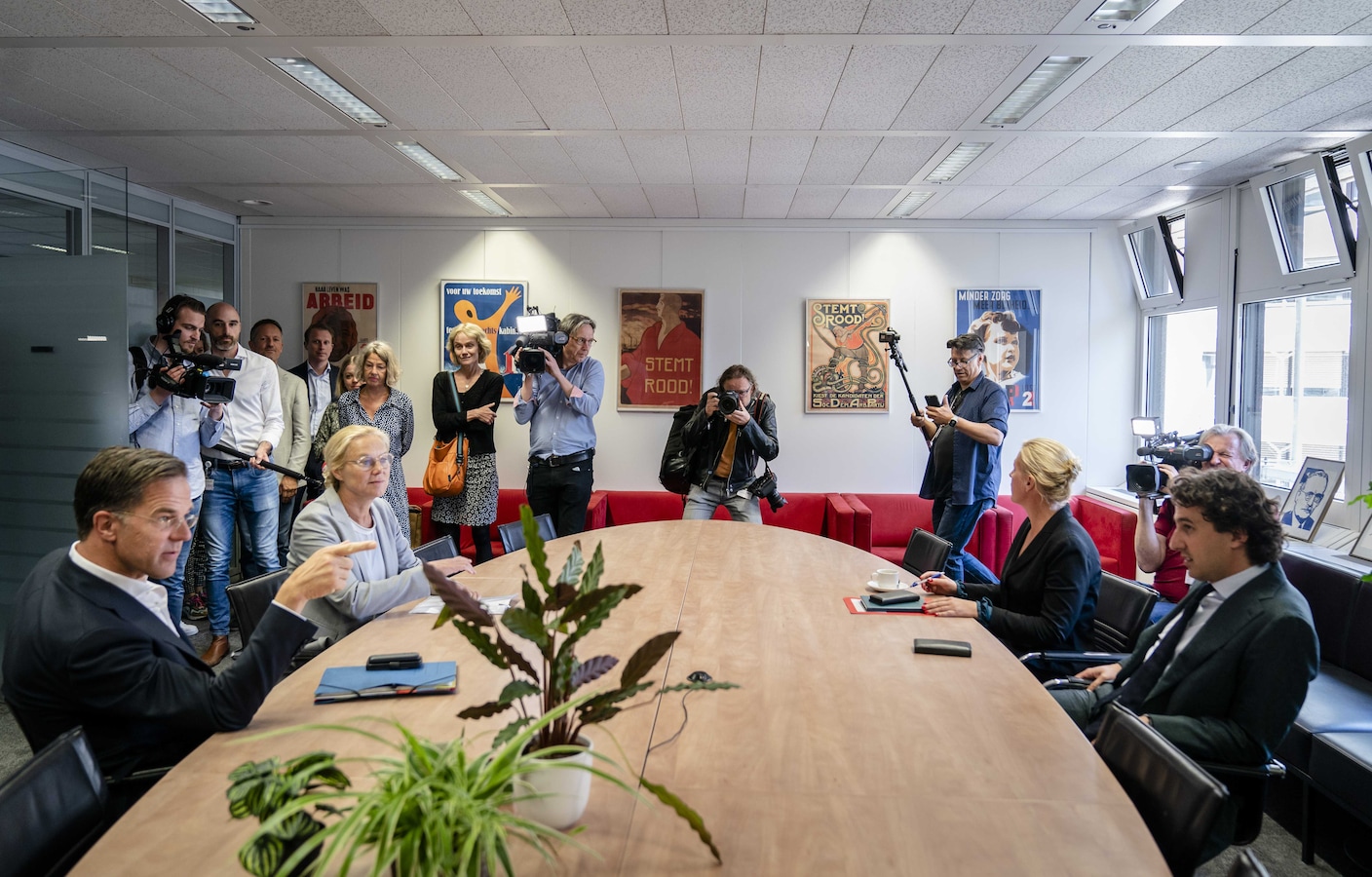 Kaag en Rutte zien nog weinig enthousiasme bij de oppositie, al zet ...