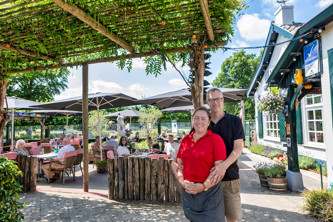 De meeste Nederlanders willen een rookvrij terras, maar die zijn er ...