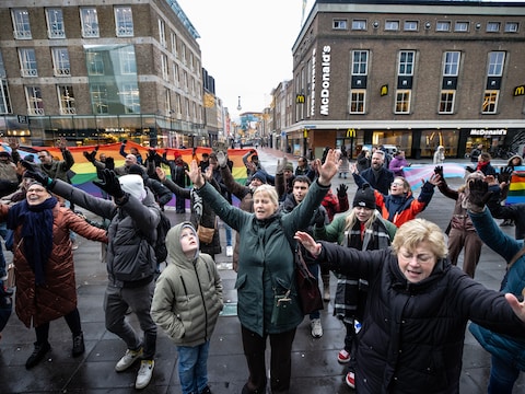 Hoe religieuze retoriek queer mensen raakt | Opinie | ED.nl